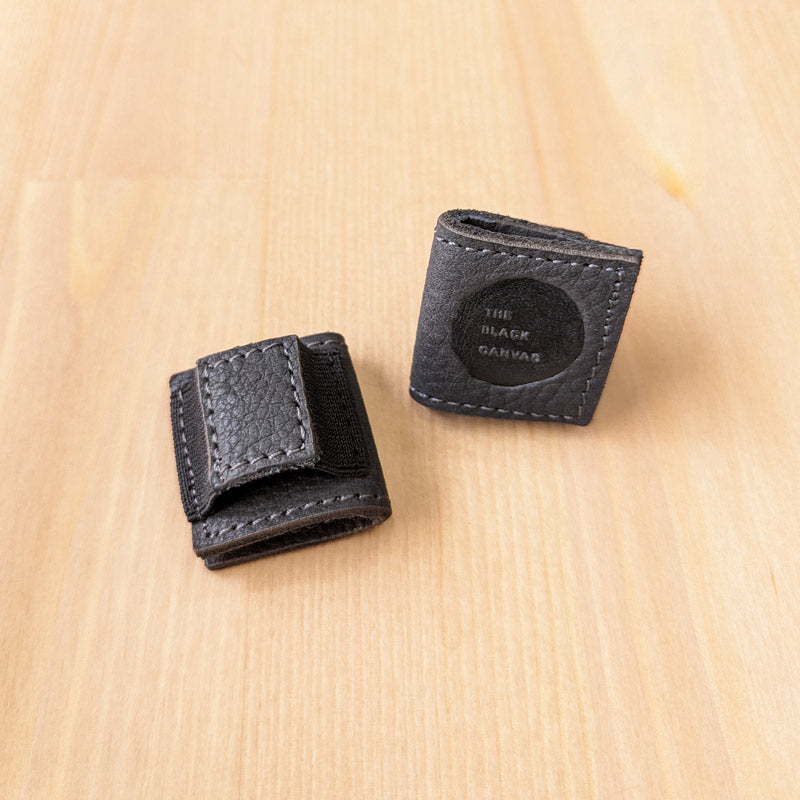 Magnetic Pen Loops – The Black Canvas